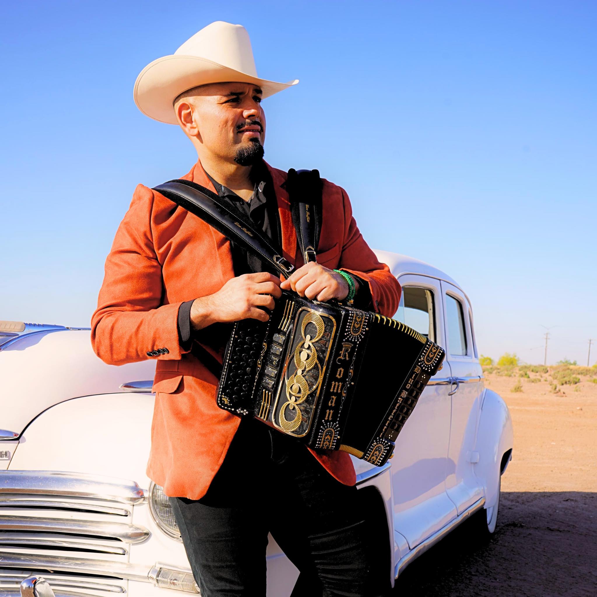 Roman de los Reyes| Redes Sociales